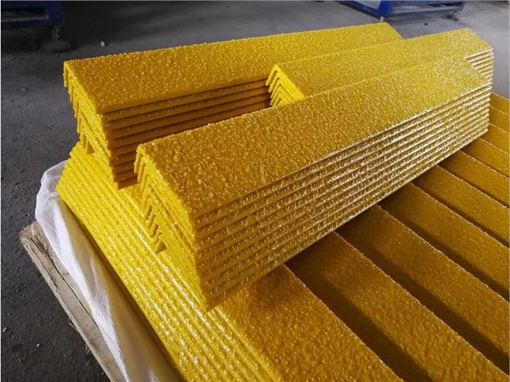 5 Key Features of FRP Stair Tread Covers